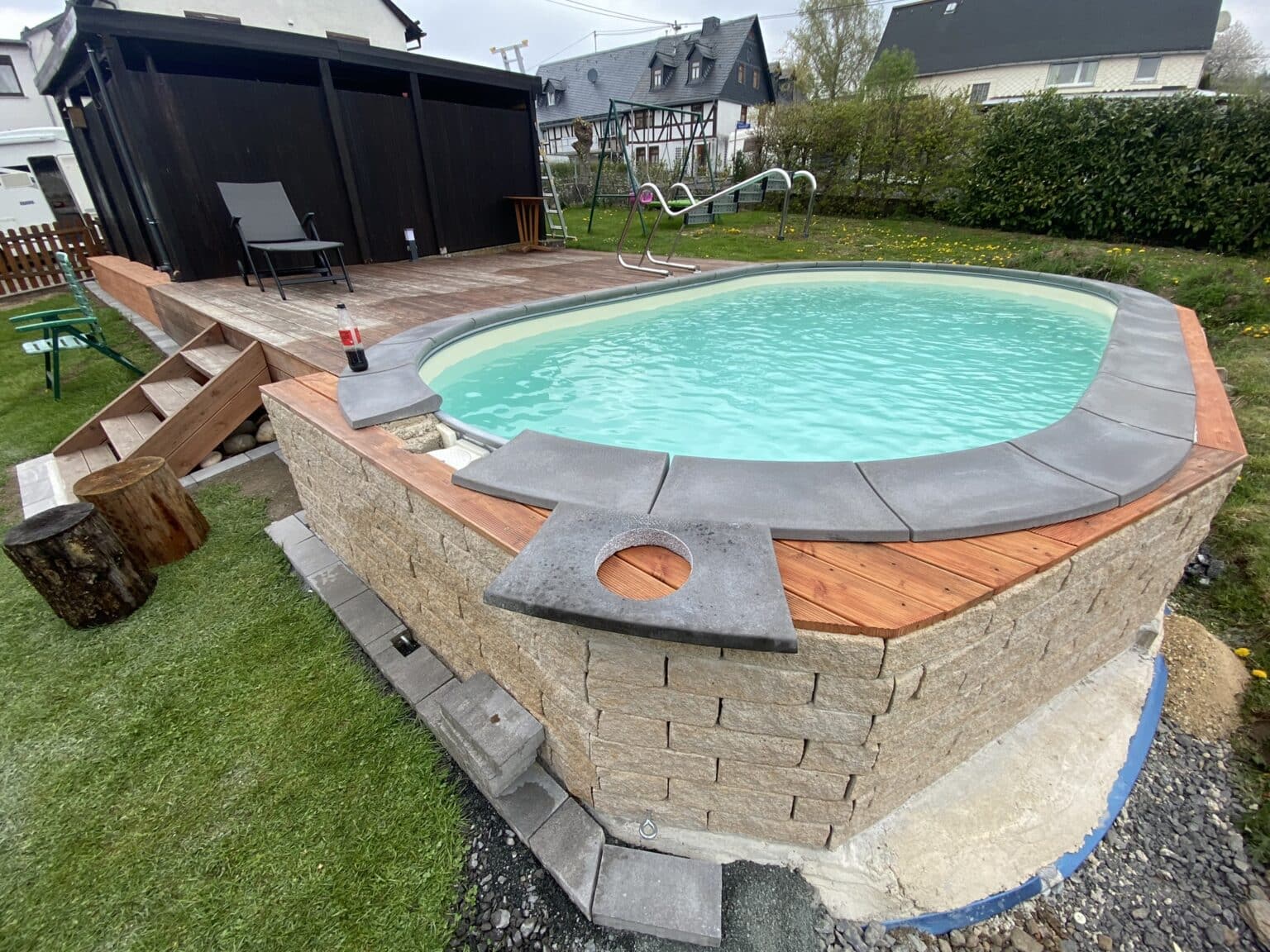 Meine Pool-Umrandung//Pool Randsteine mit Seitenverkleidung bei ca ...